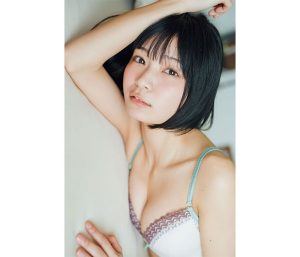 日高里緒（ベンジャス！）、黒髪ショートが映える透明美ボディを大胆披露！ | WWSチャンネル